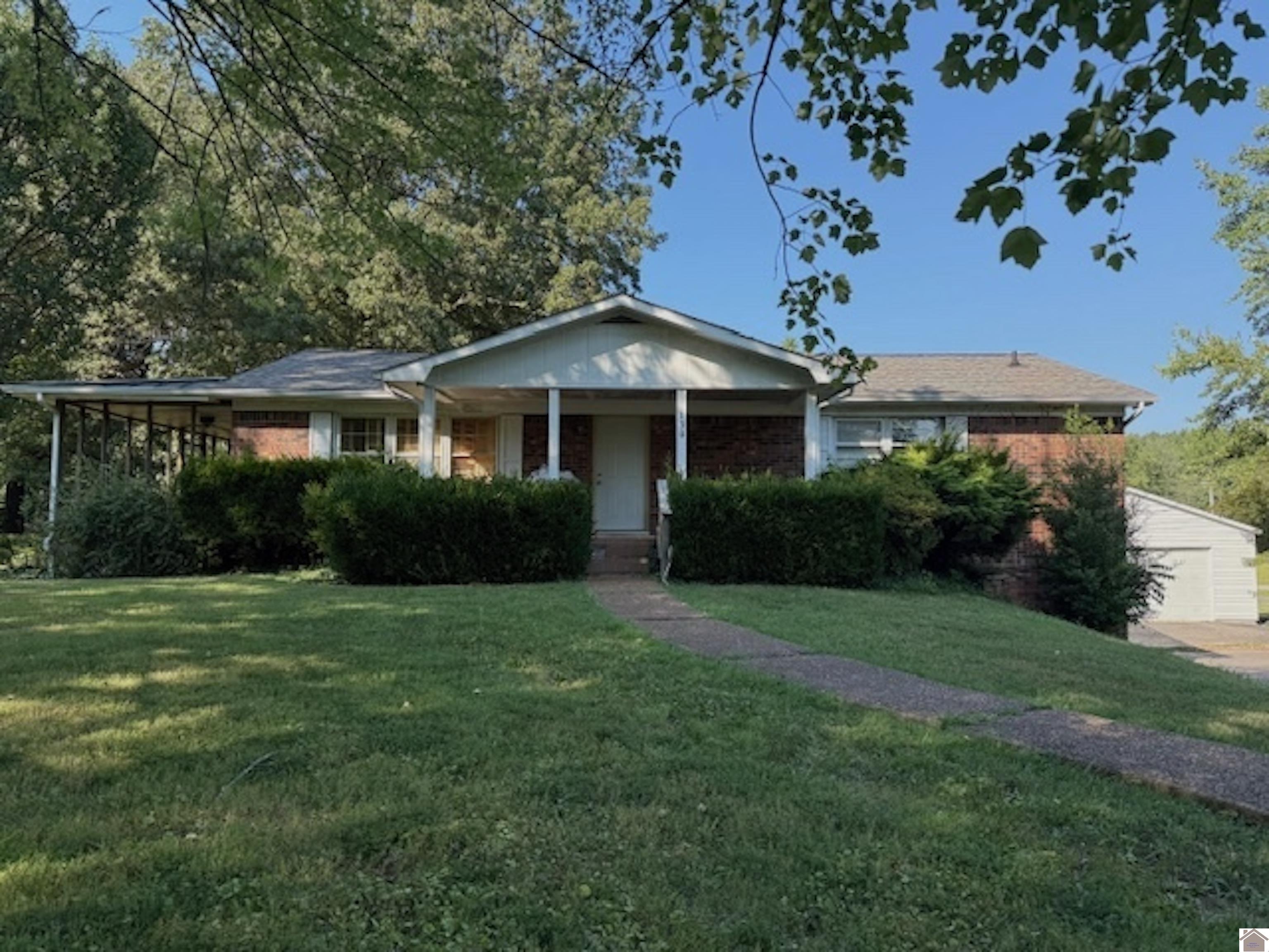 130 White Oak Lane | Maizie Martin