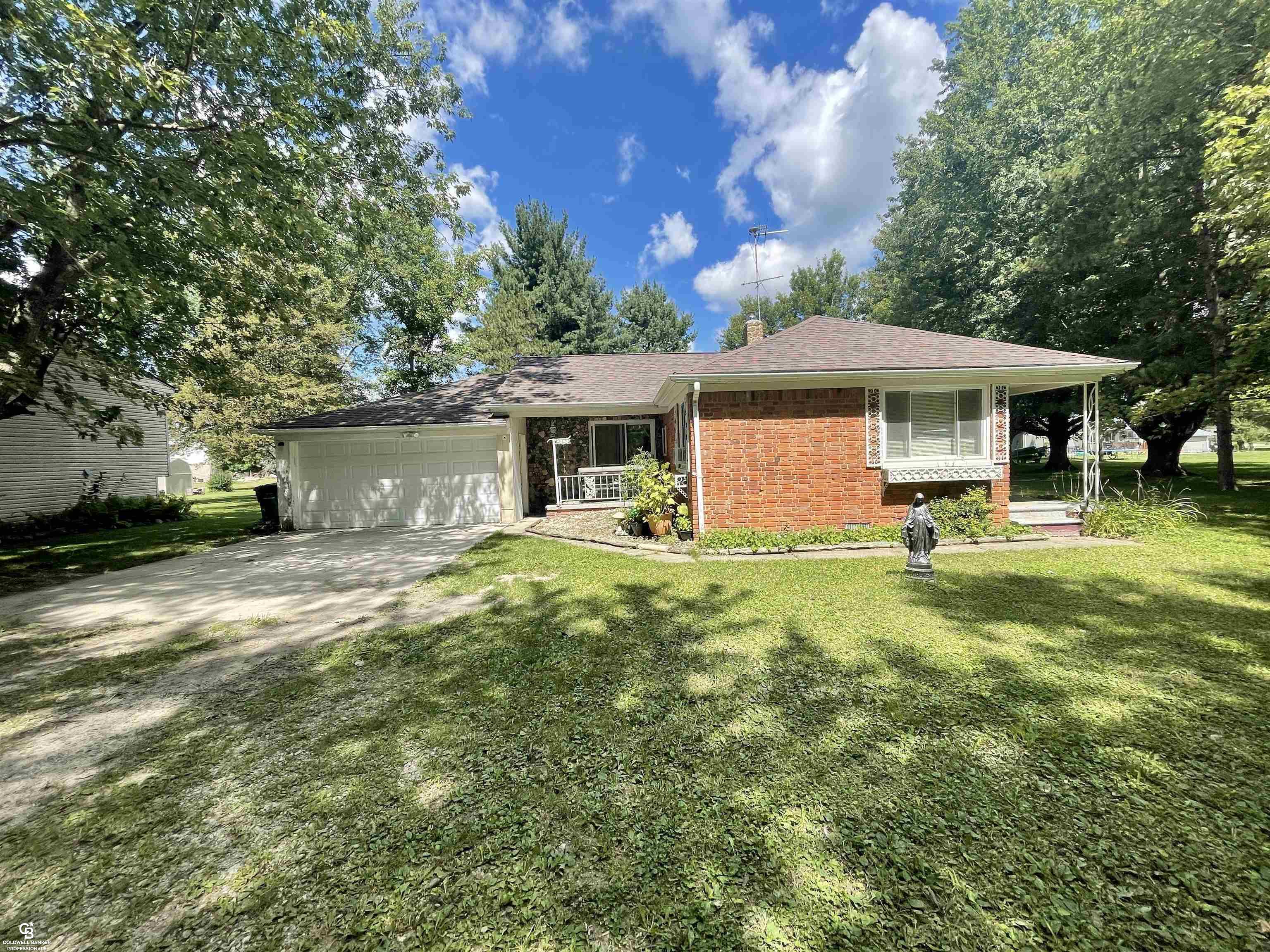 60604 Avendt Dr, Lenox, MI 48048