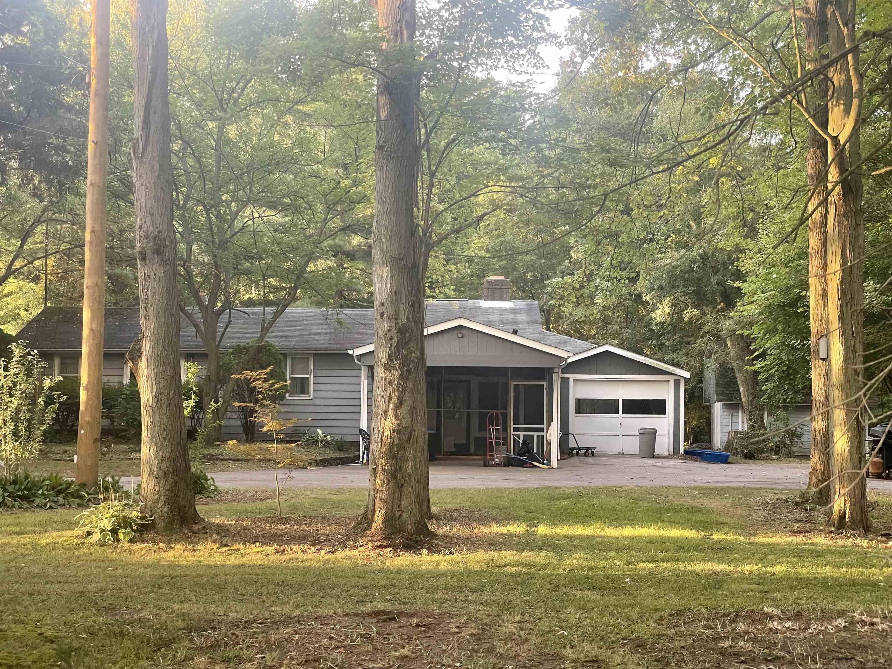 6063 High Road, Clay, MI 48001