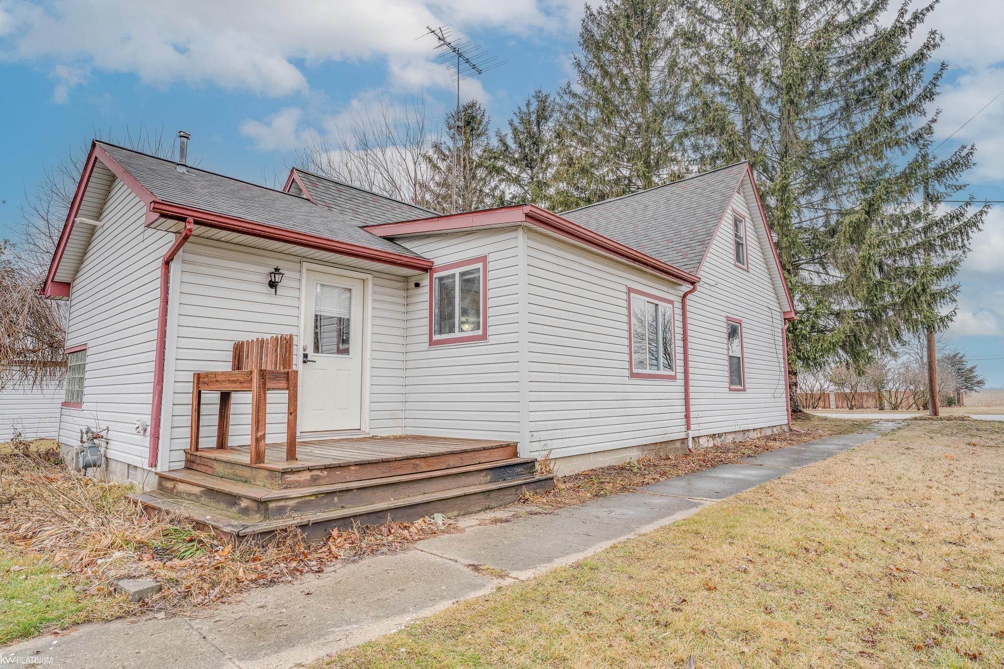 4894 Main St, Applegate, MI 48401