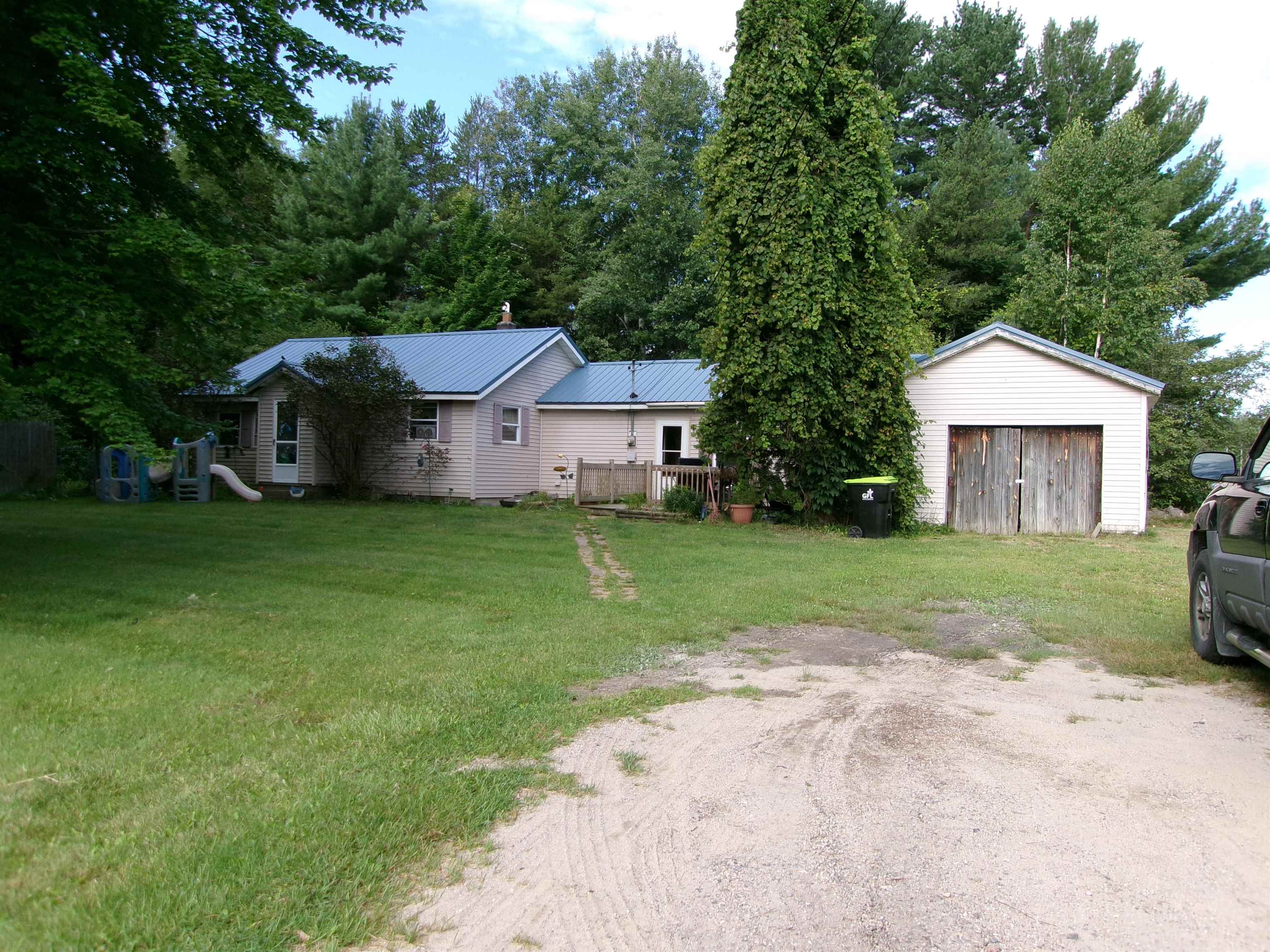 10142 Old State Farwell, MI $79,000