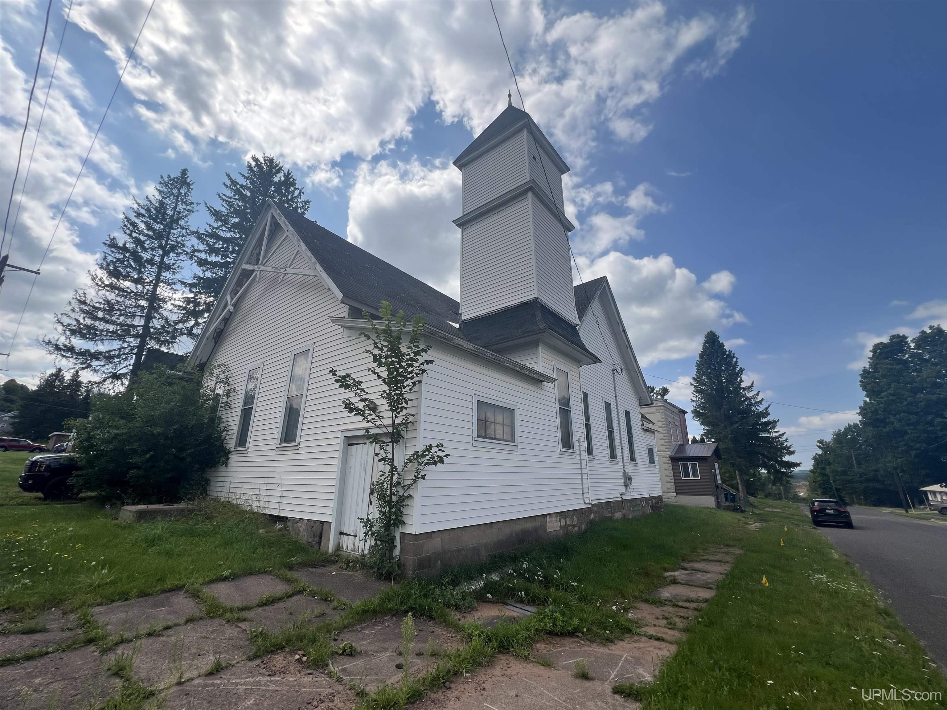 400 S Moore Bessemer, MI 49911 MLS# 50153350 - UPMLS.com