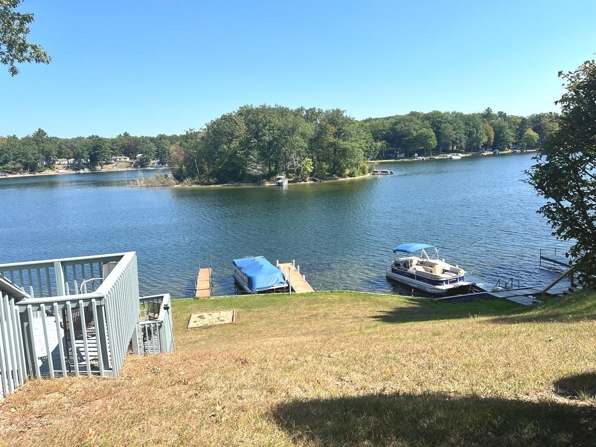 538 N Lake Street Harrison, MI 48625 - $465,000