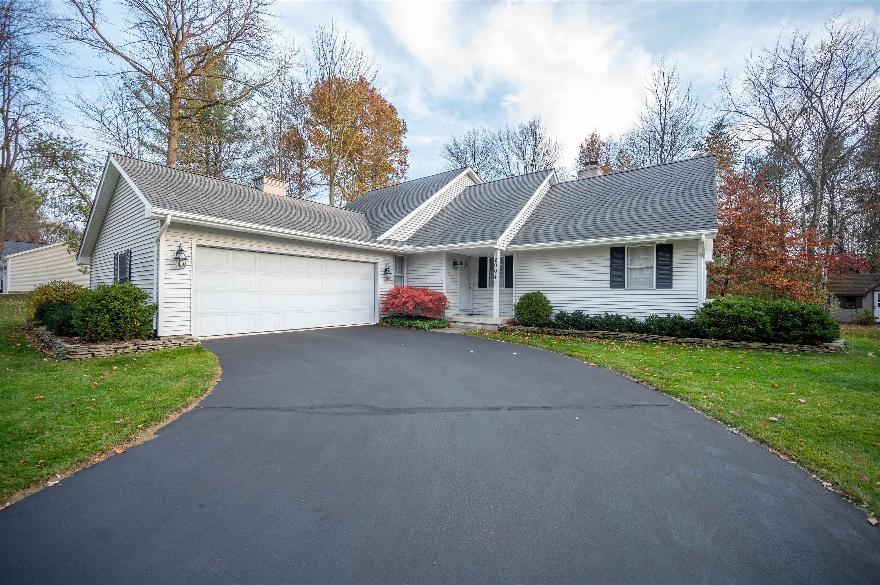 2004 Plymouth Street, Midland, MI 48642 | MLS # 50160174