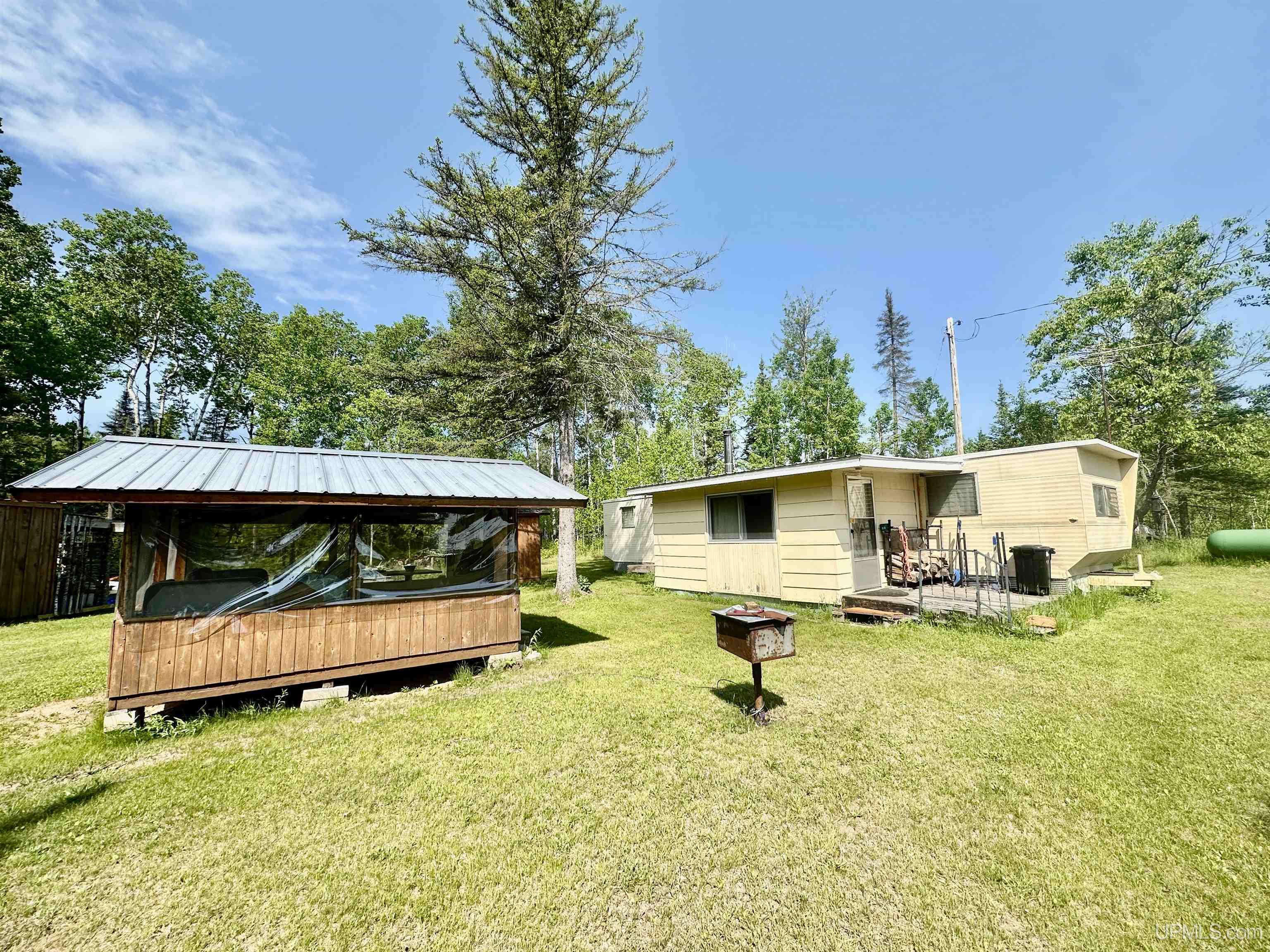 2+ Homes for Sale Under 700K in Arnold, Michigan | Houzeo