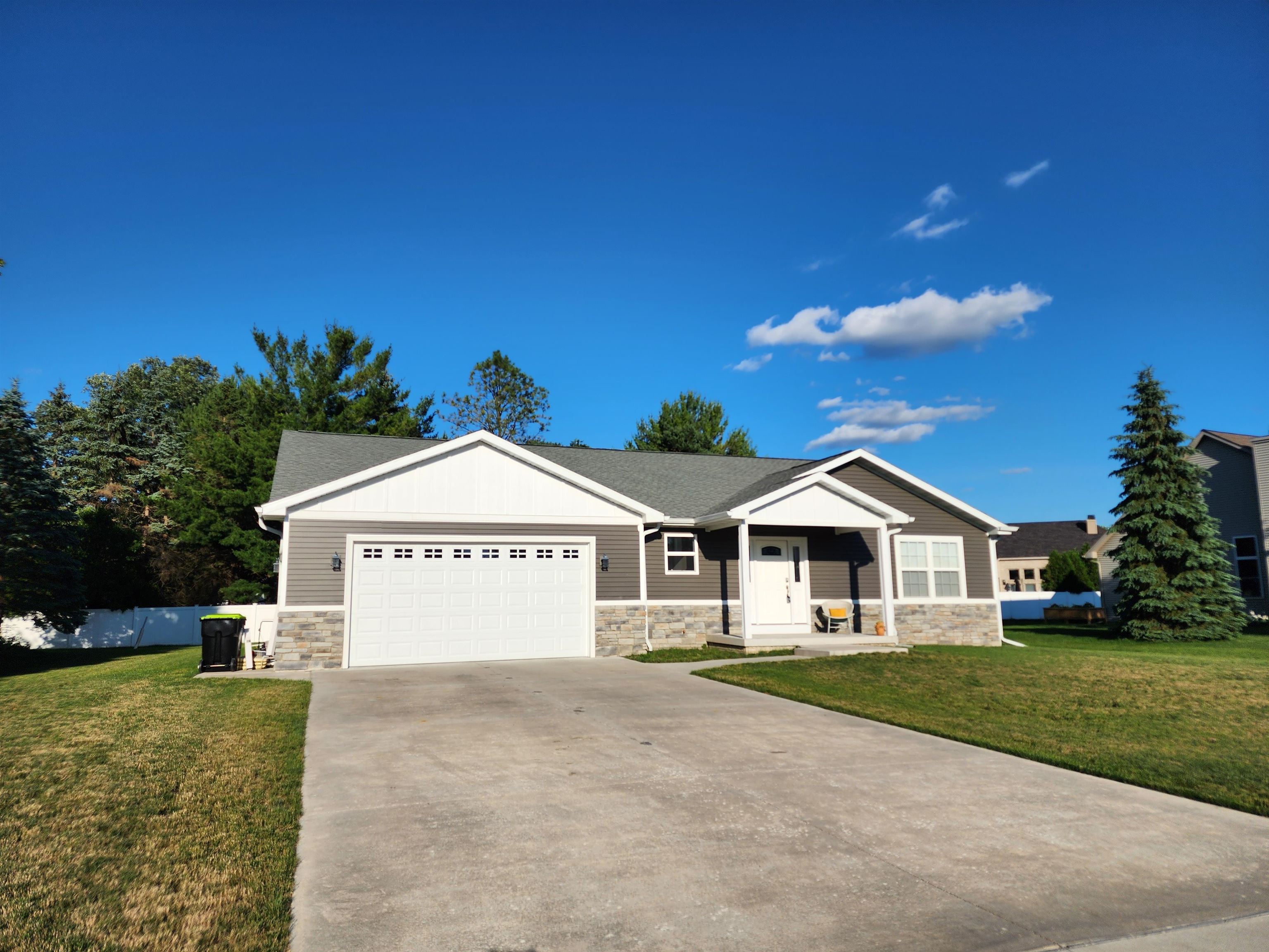 Active | 4773 Putt Lane, Auburn, MI 48611 - Bonnie Roe - Full Time ...