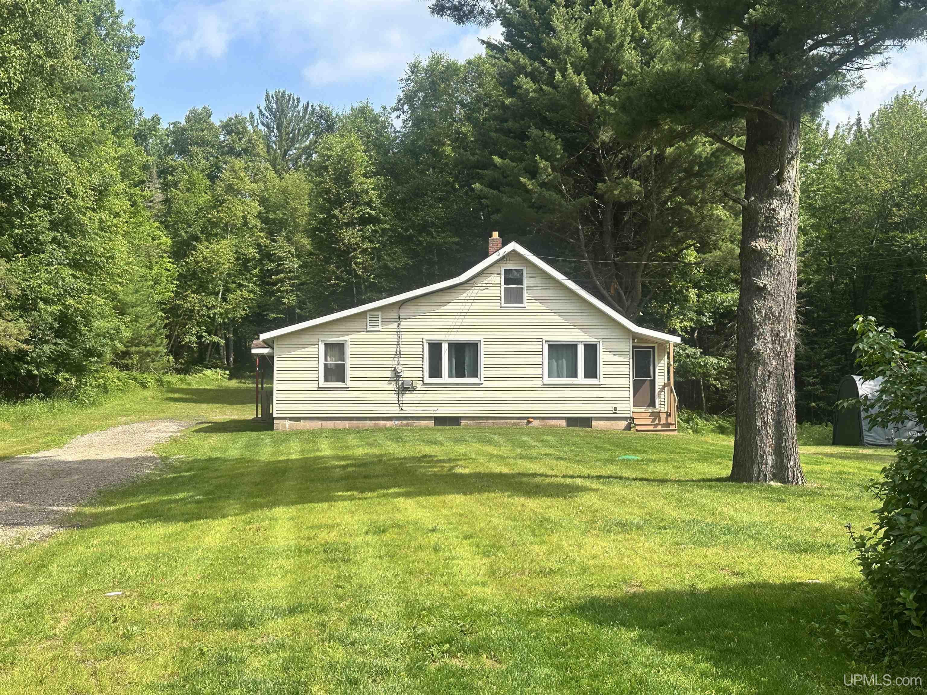 124 Wilderness Negaunee, MI MLS#50182781 Great Lakes and Land