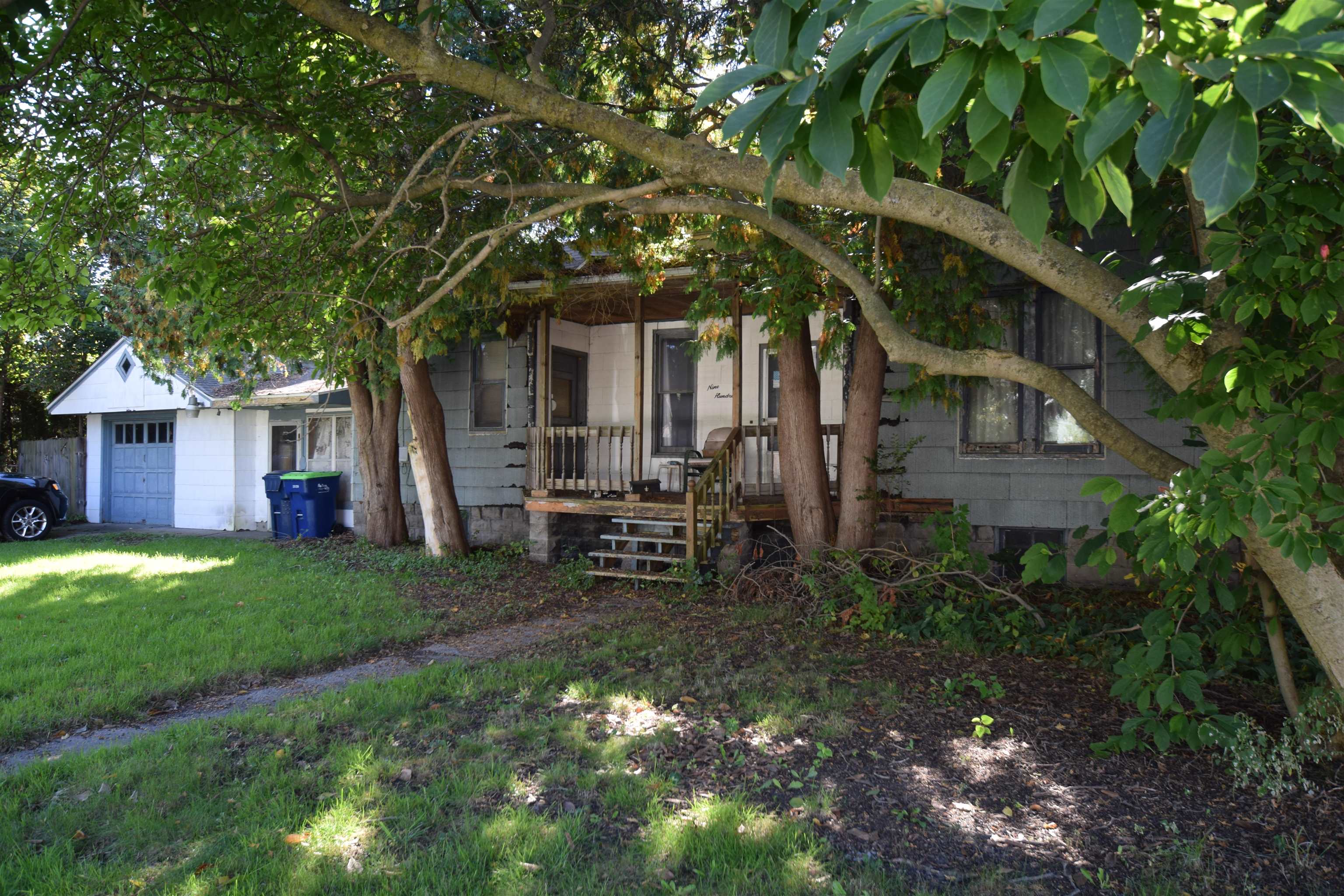 900 E Fulton Street | Ayre Rhinehart Bay