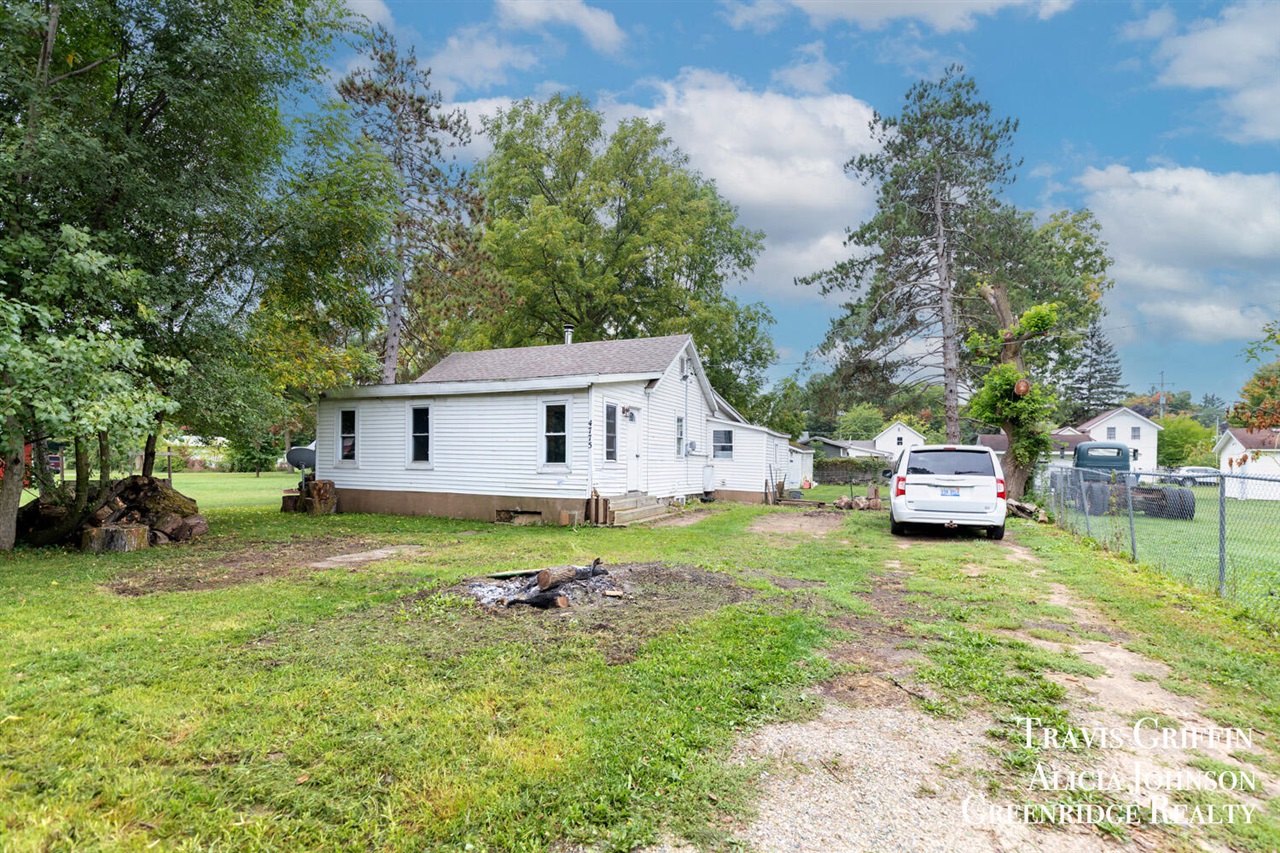 3+ Homes for Sale Under 250K in Coral, Michigan | Houzeo