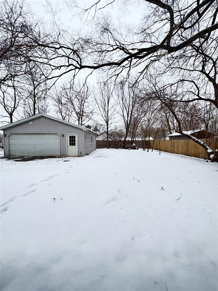 520 W 1st St, Charlotte, MI 48813 | MLS# 70509928 | Houzeo