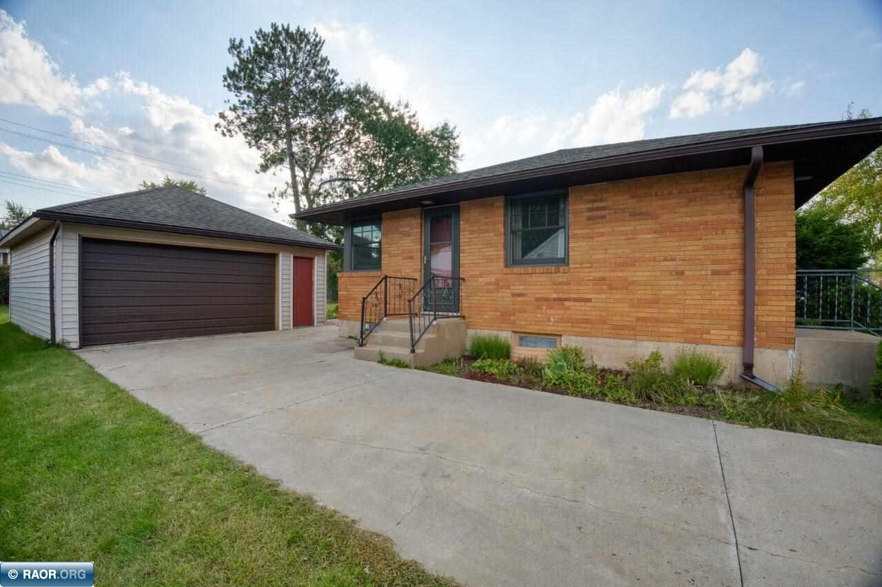 3321 Outer Drive, Hibbing, MN 55746 | $189,900 | Single Family | Active