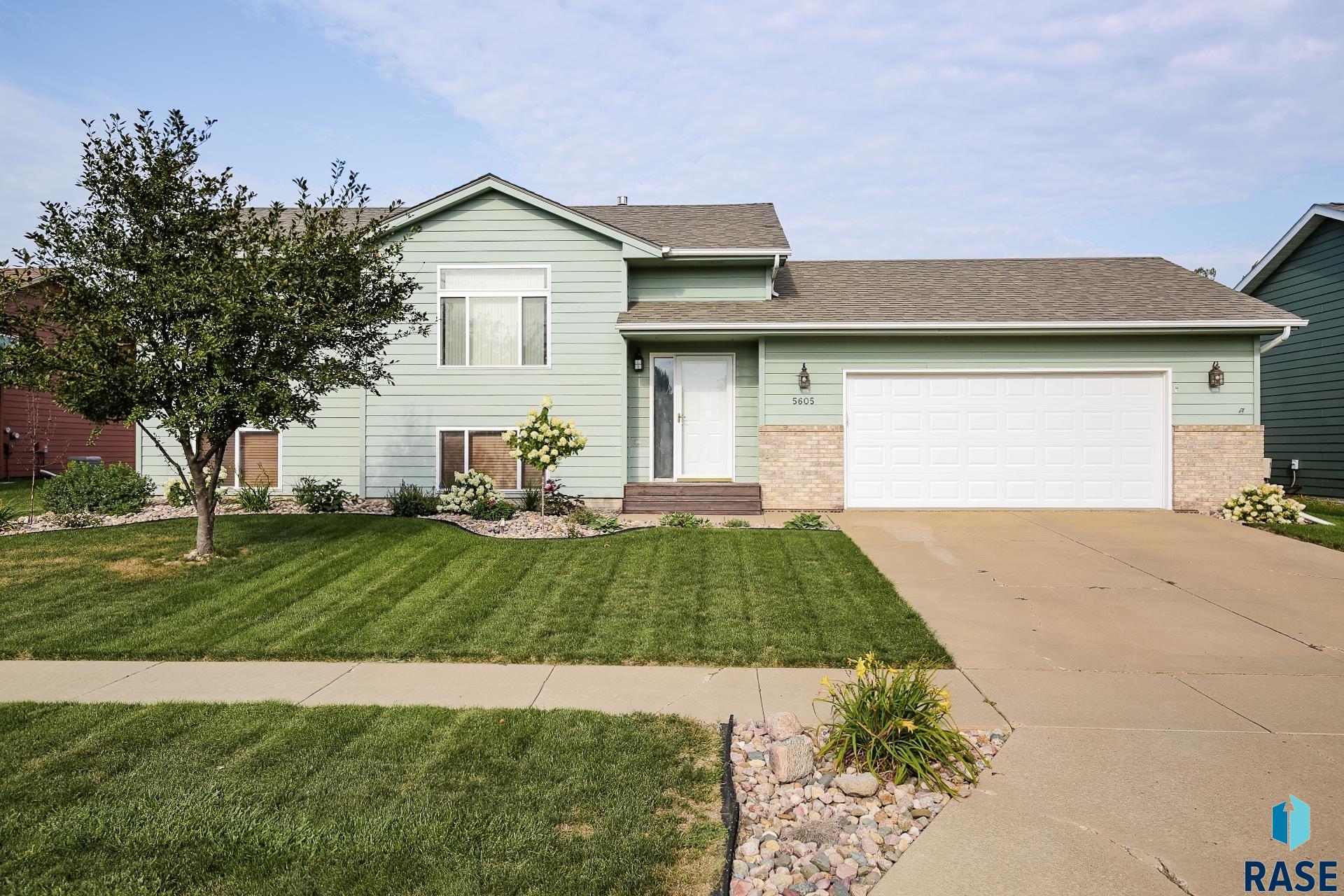 5605 S Aaron Avenue, Sioux Falls, SD 57106