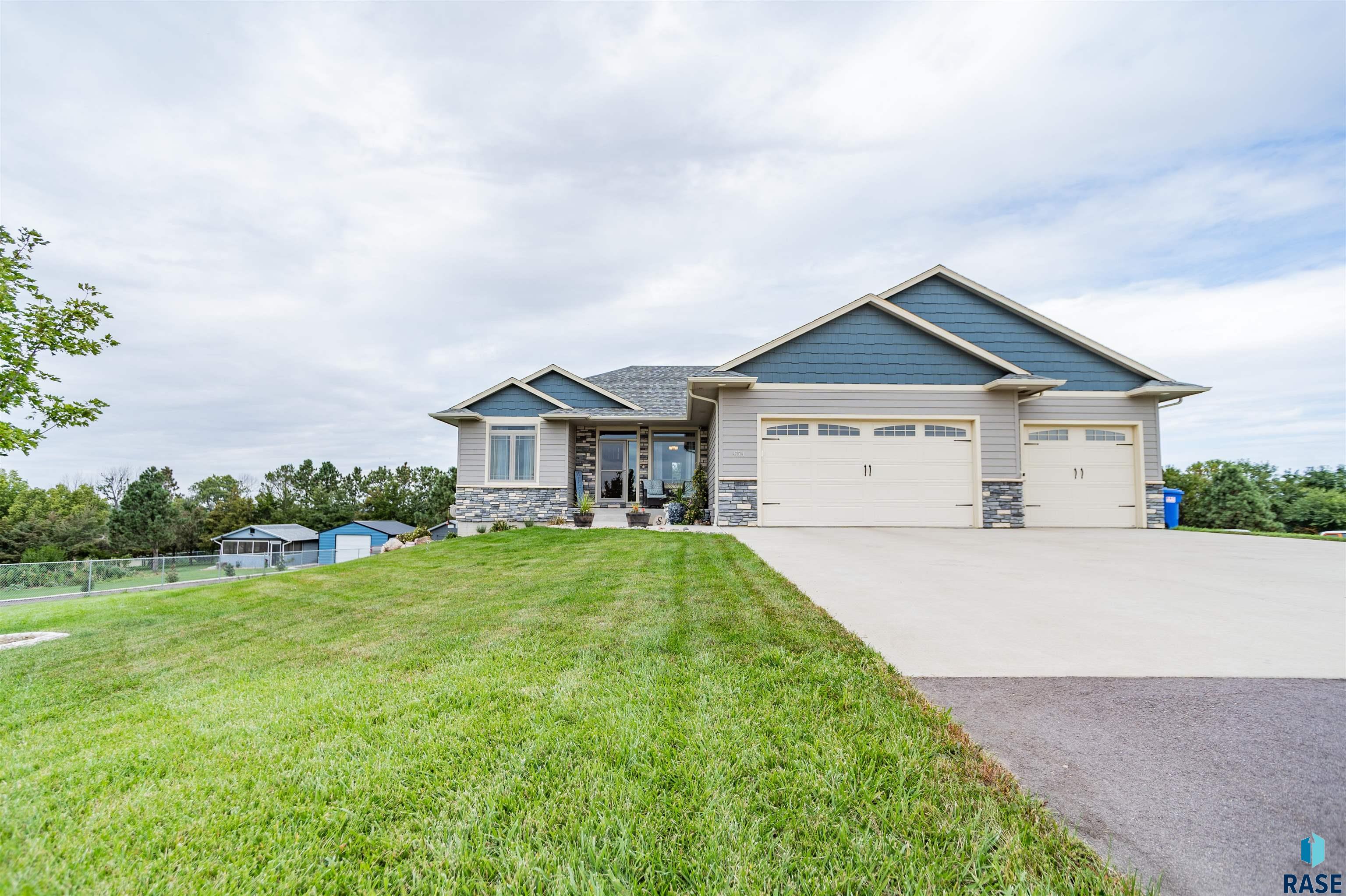 47514 Pony Meadow Court, Renner, SD 57055