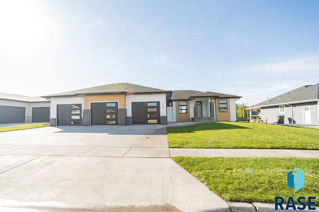 408 W 6th Street, Crooks, SD 57020