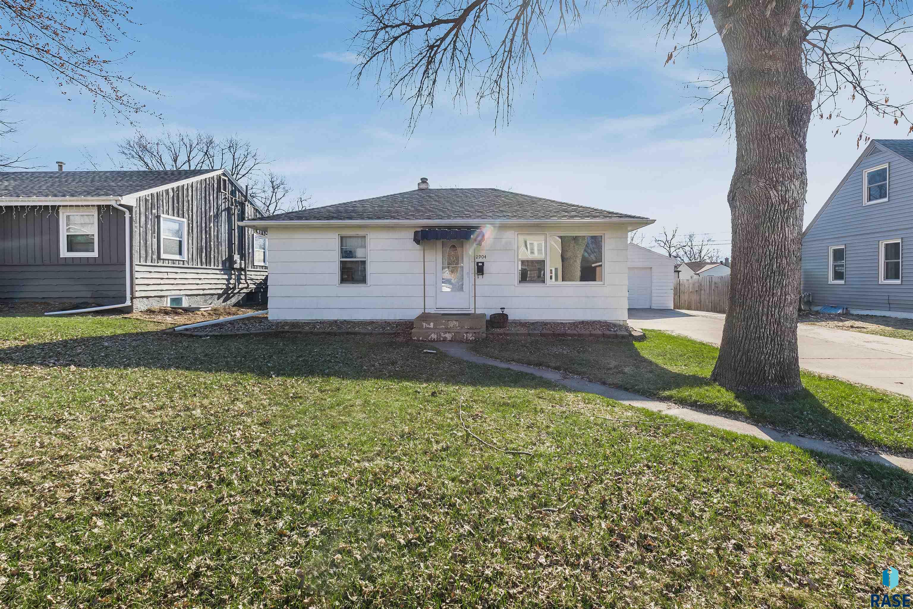 2904 S Prairie Avenue, Sioux Falls, SD 57105