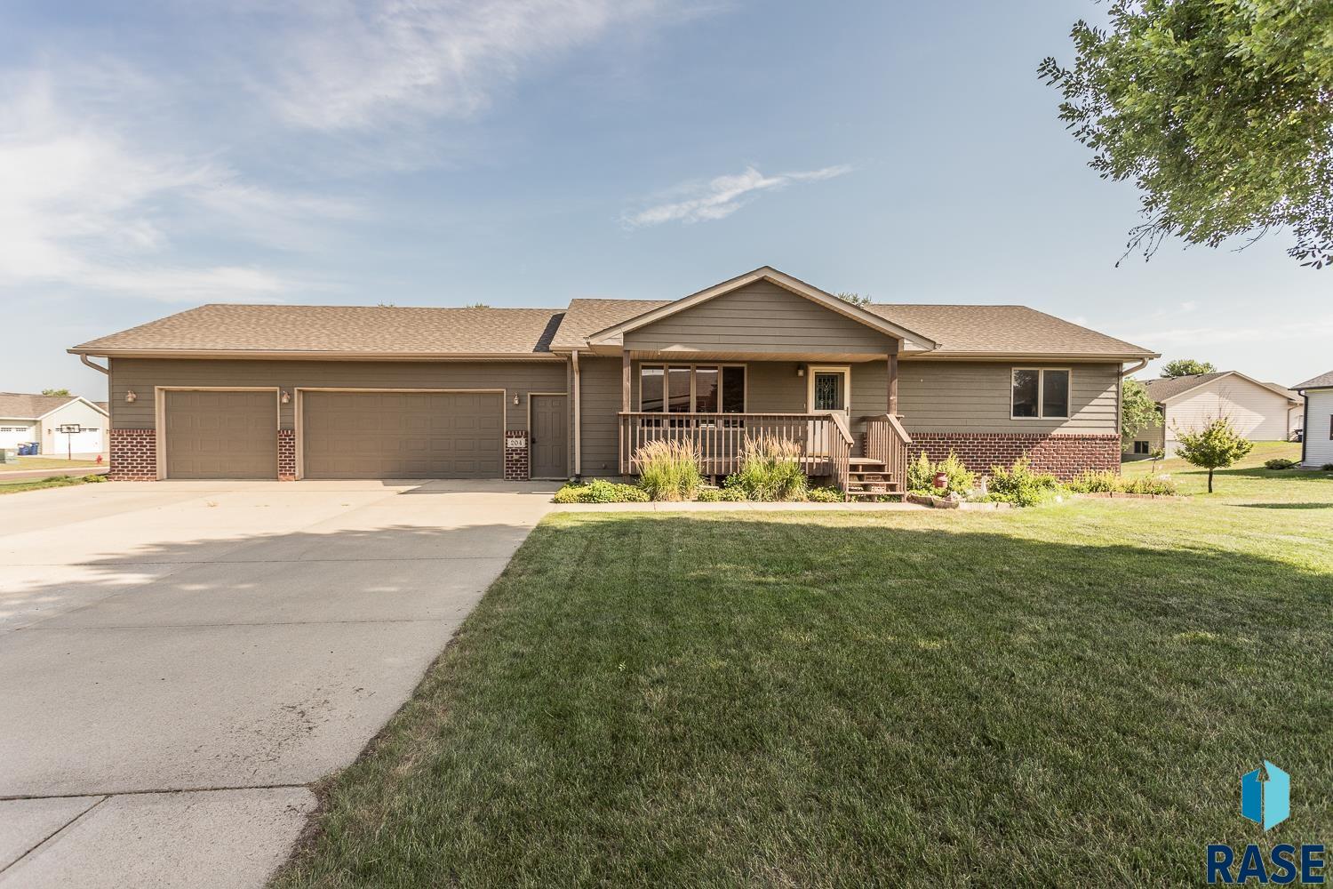 204 W 9th St Street, Crooks, SD 57020