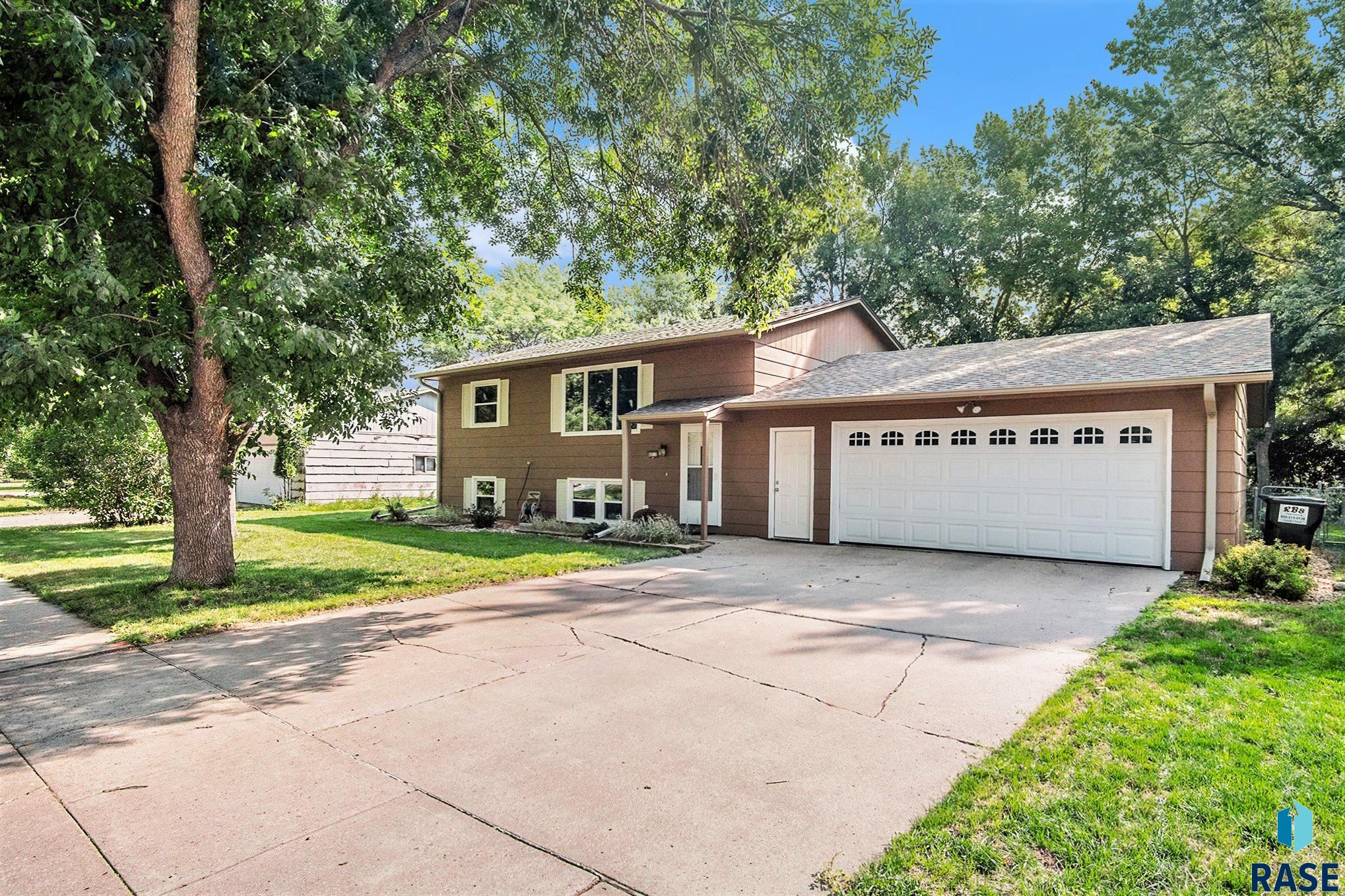 4012 S Plateau Trl Trail, Sioux Falls, SD 57106