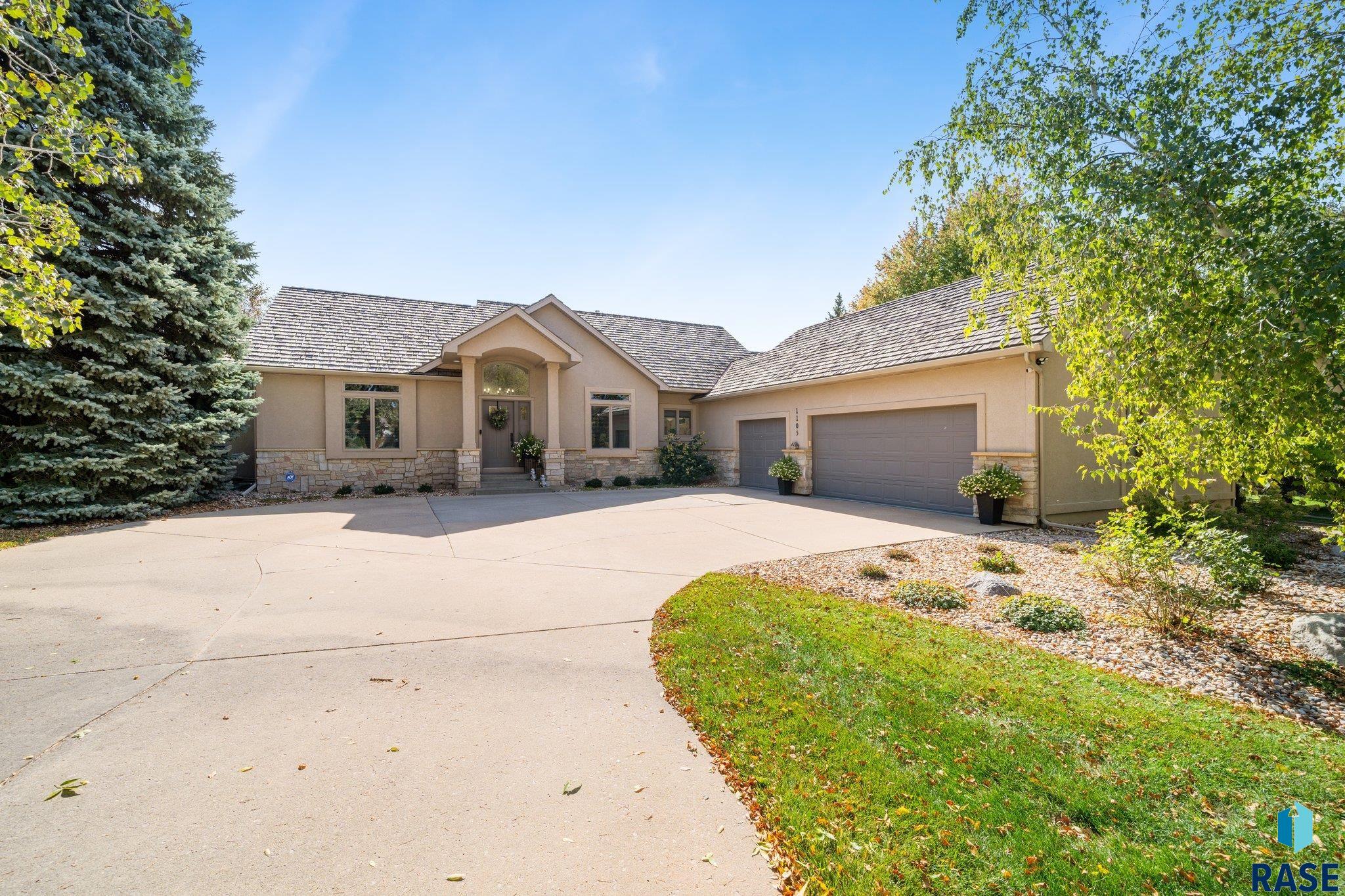 1105 W Ralph Rogers Rd Road, Sioux Falls, SD 57108