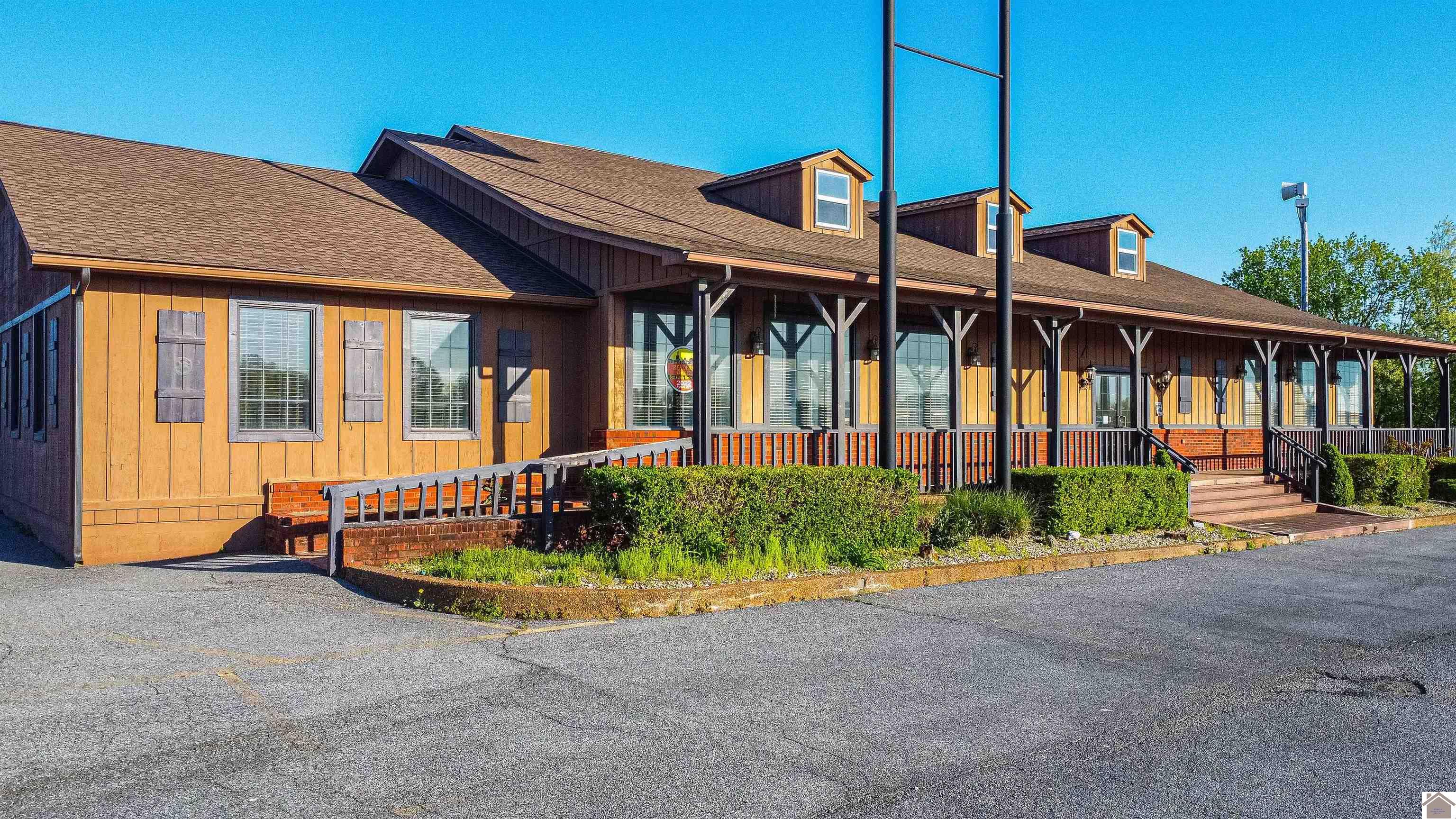 7052 Benton Road Paducah KY 42003 | Active