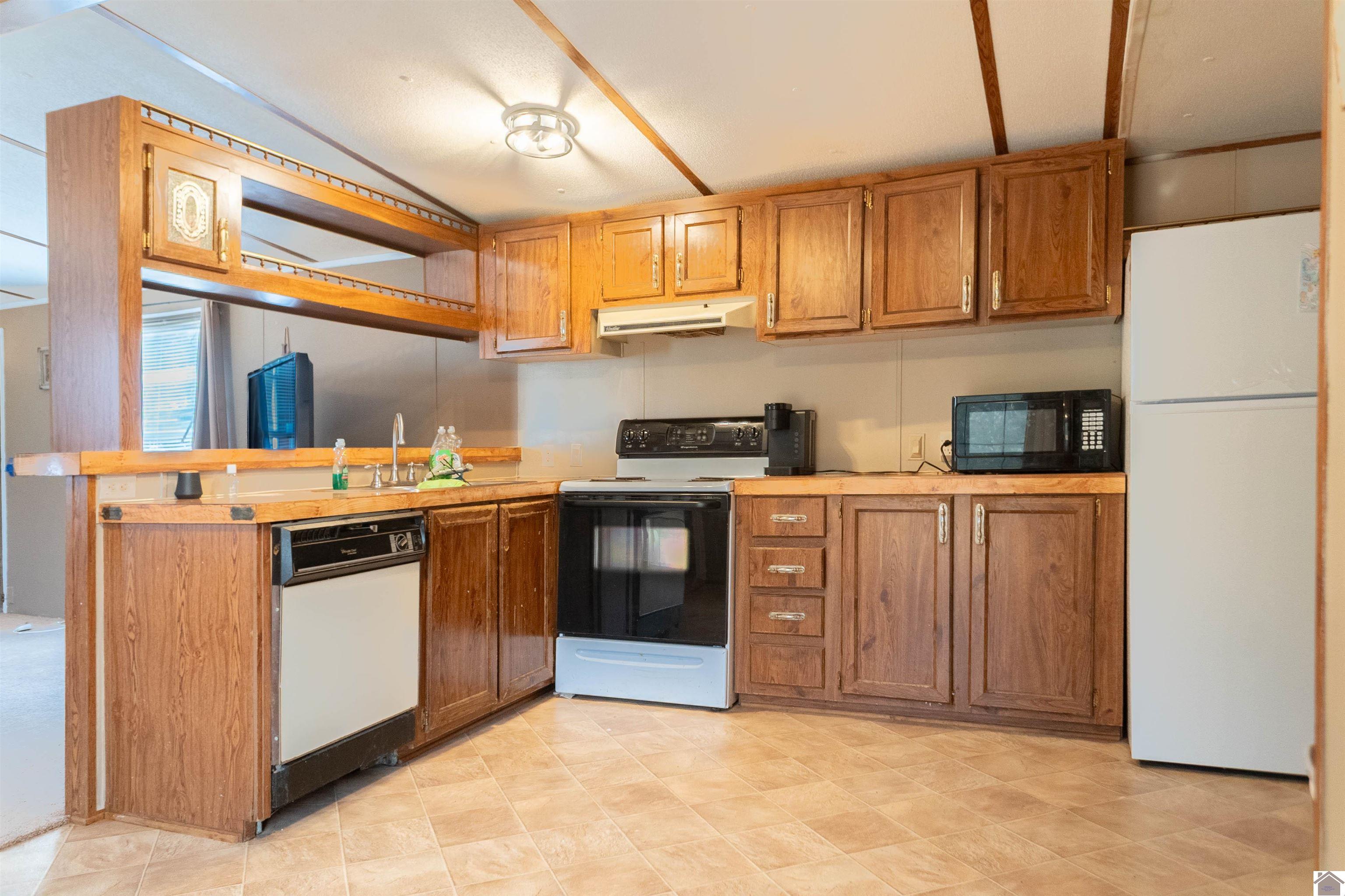 813 Travis Road Kuttawa KY 42055 | Active