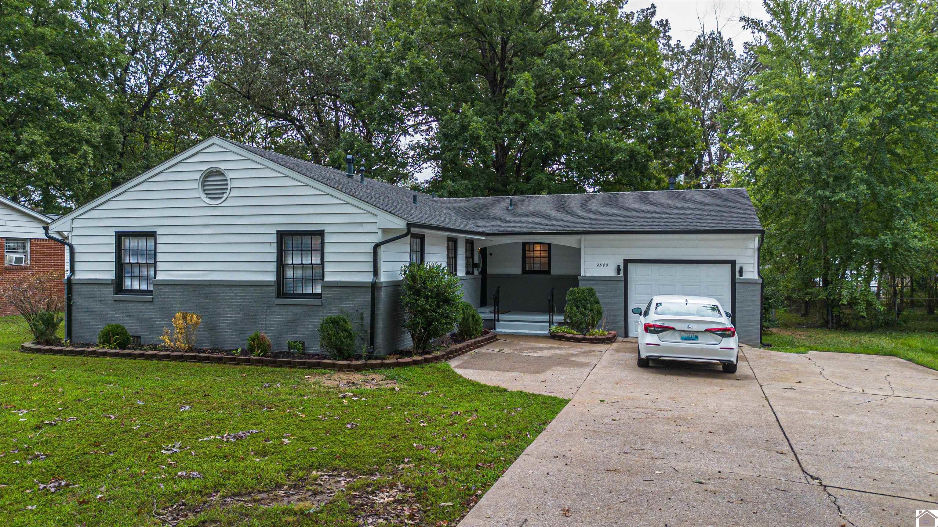 2544 Trimble Street Paducah KY 42001 | Contract Received