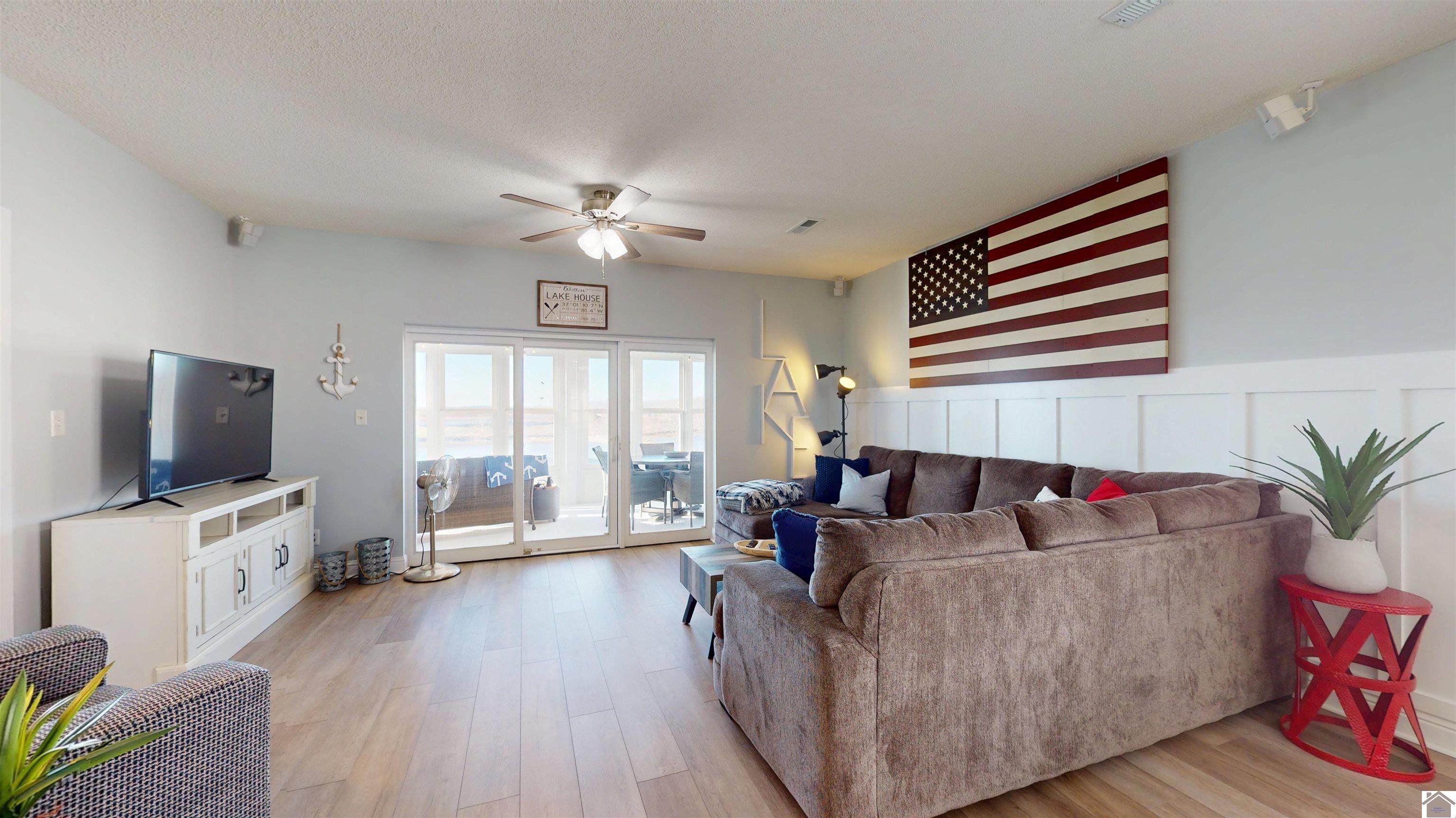 560 Moon Bay Dr. Unit 6 Kuttawa KY 42055 | Active